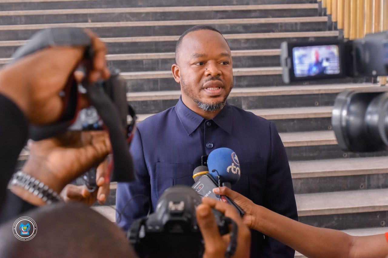 RDC: Tobie Kayumbi dépose une proposition de loi modifiant et ...